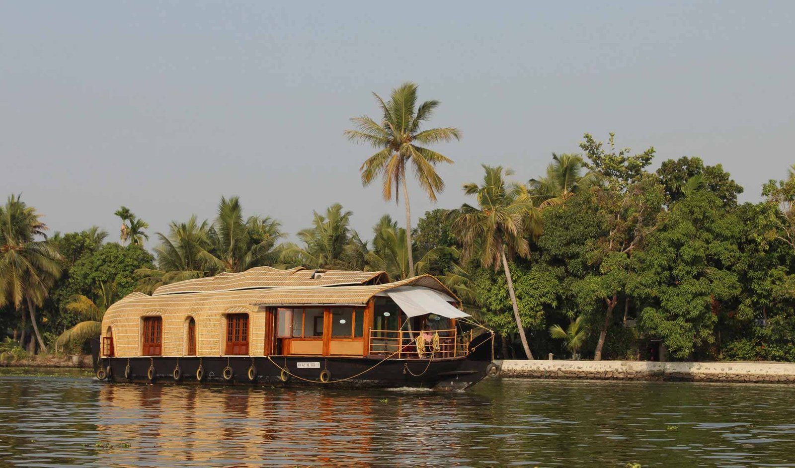 Alappuzha Houseboat Booking | Aleppey Boat House Packages